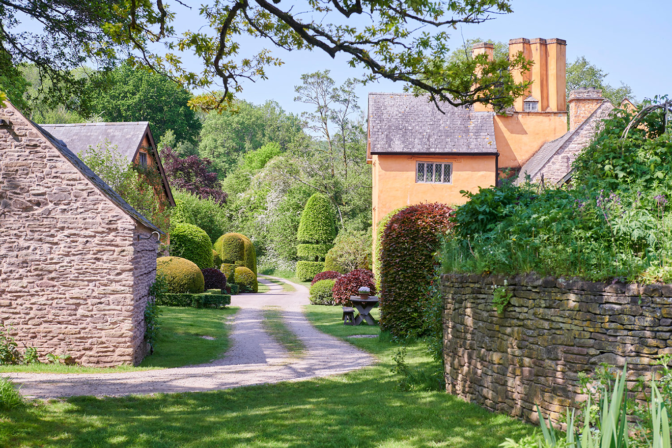 Best of Our Countryside: 5 Locations With Outdoor Spaces